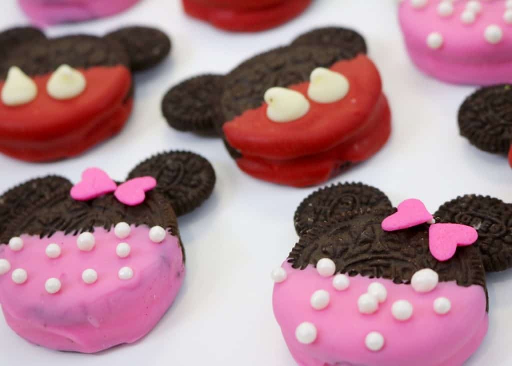 Mickey and Minnie Oreos - Pretty Little Bakers