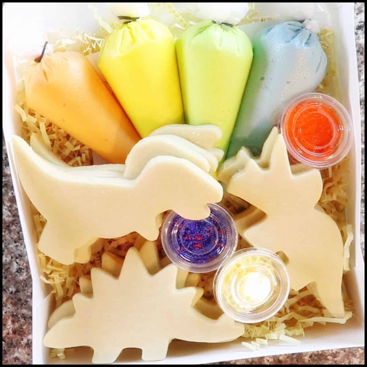 Stomp, Chomp, and Roar - Pretty Little Bakers
